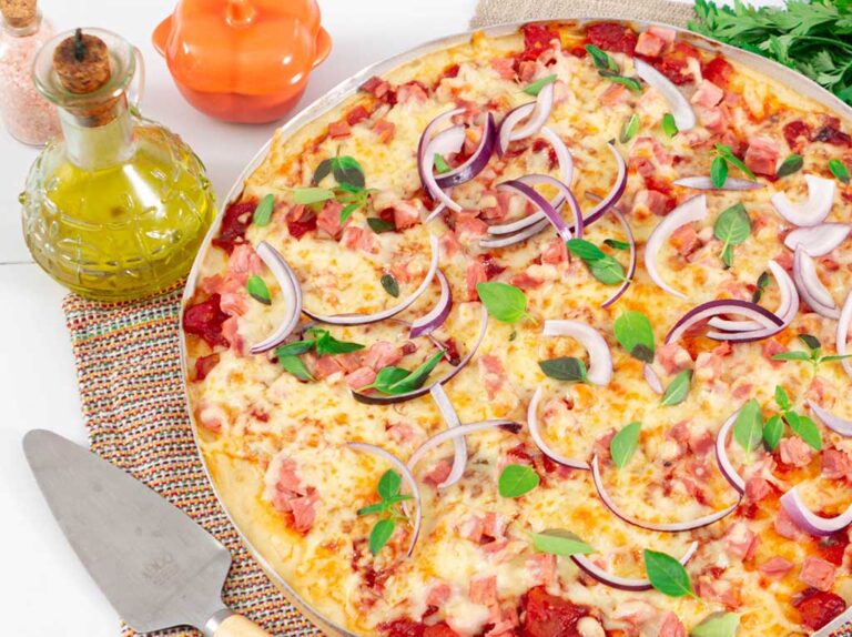 Pizza muito rápida que não precisa sovar! - Receitas de Minuto - A ...